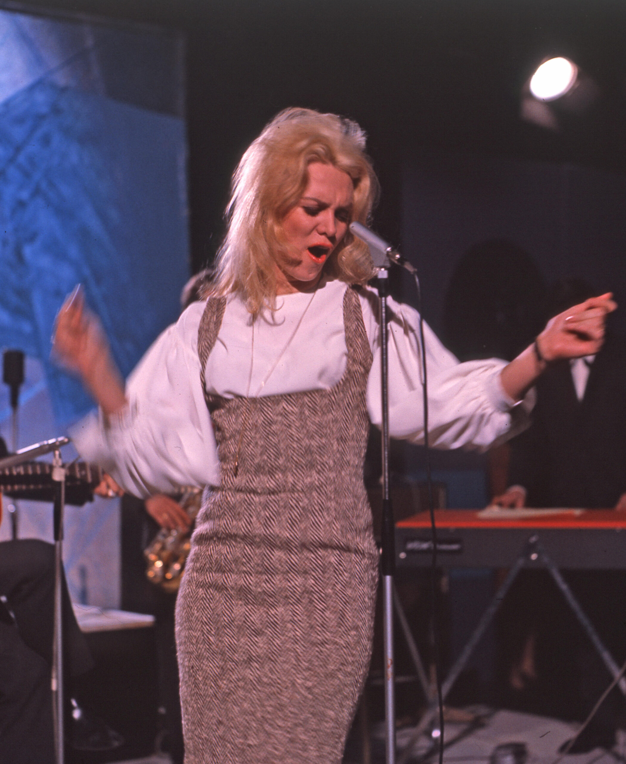 JACKIE DE SHANNON US singer-songwriter in 1964. Photo Tony Gale. Image ...